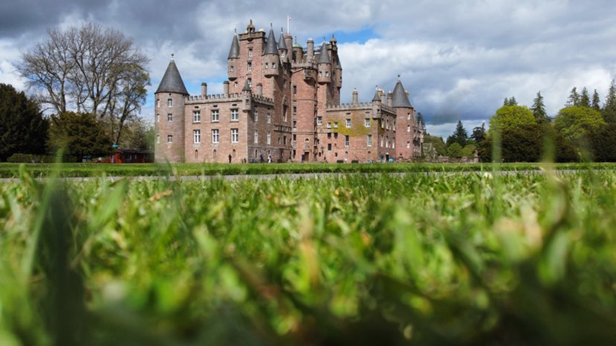 Castle & Gardens - Glamis Castle
